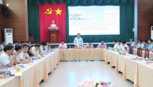 Secretary of the Provincial Party Committee Nguyen Hong Linh Welcomes ...